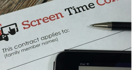 How to Create a Screen Time Contract For Online Safety