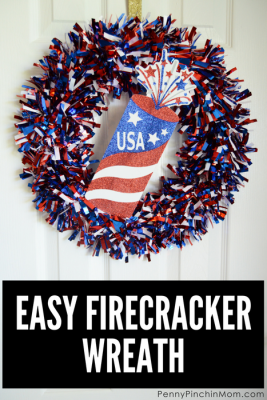 Easy Firecracker Wreath | An easy Fourth of July DIY!